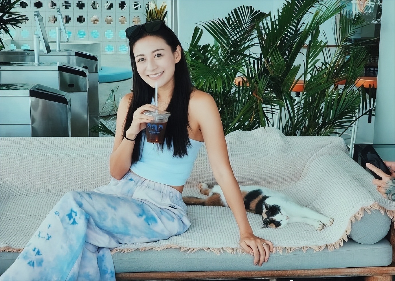 The former female singer Jiang Ruolin turned into a mother-to-be and ...