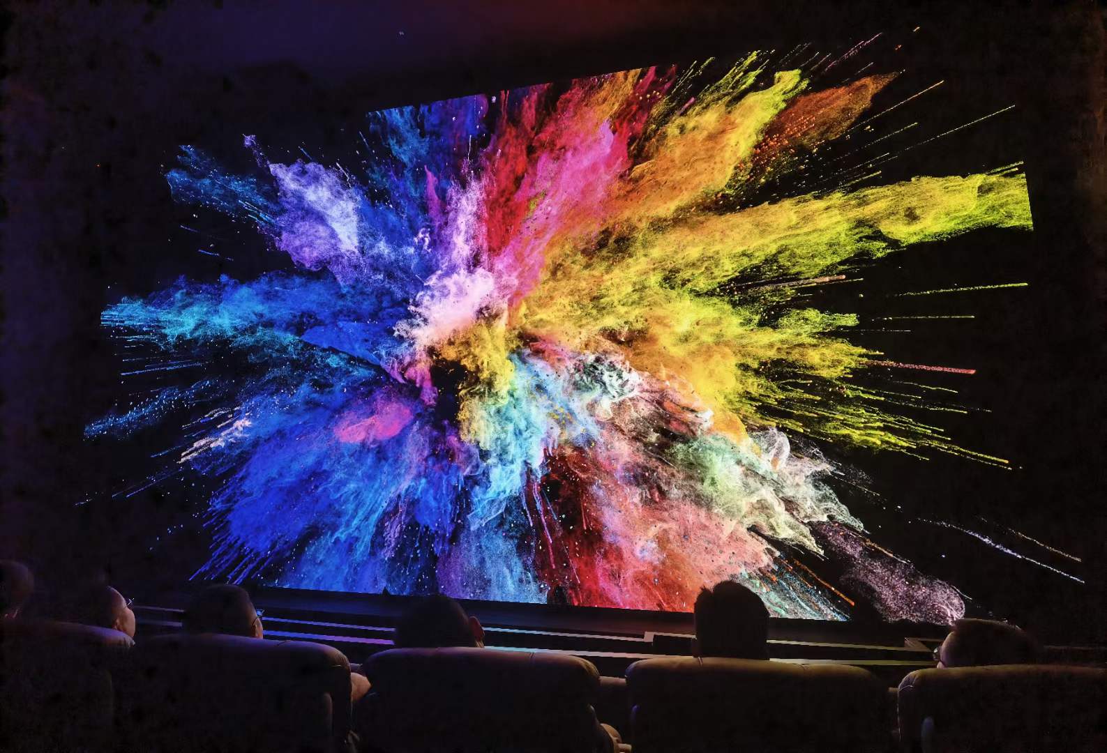 The world's largest LED movie screen comes out, the glasses-free 3D ...