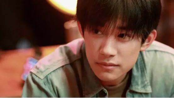 Yi Yang Qianxi, the next Liang Chaowei in the Chinese film industry - iNEWS