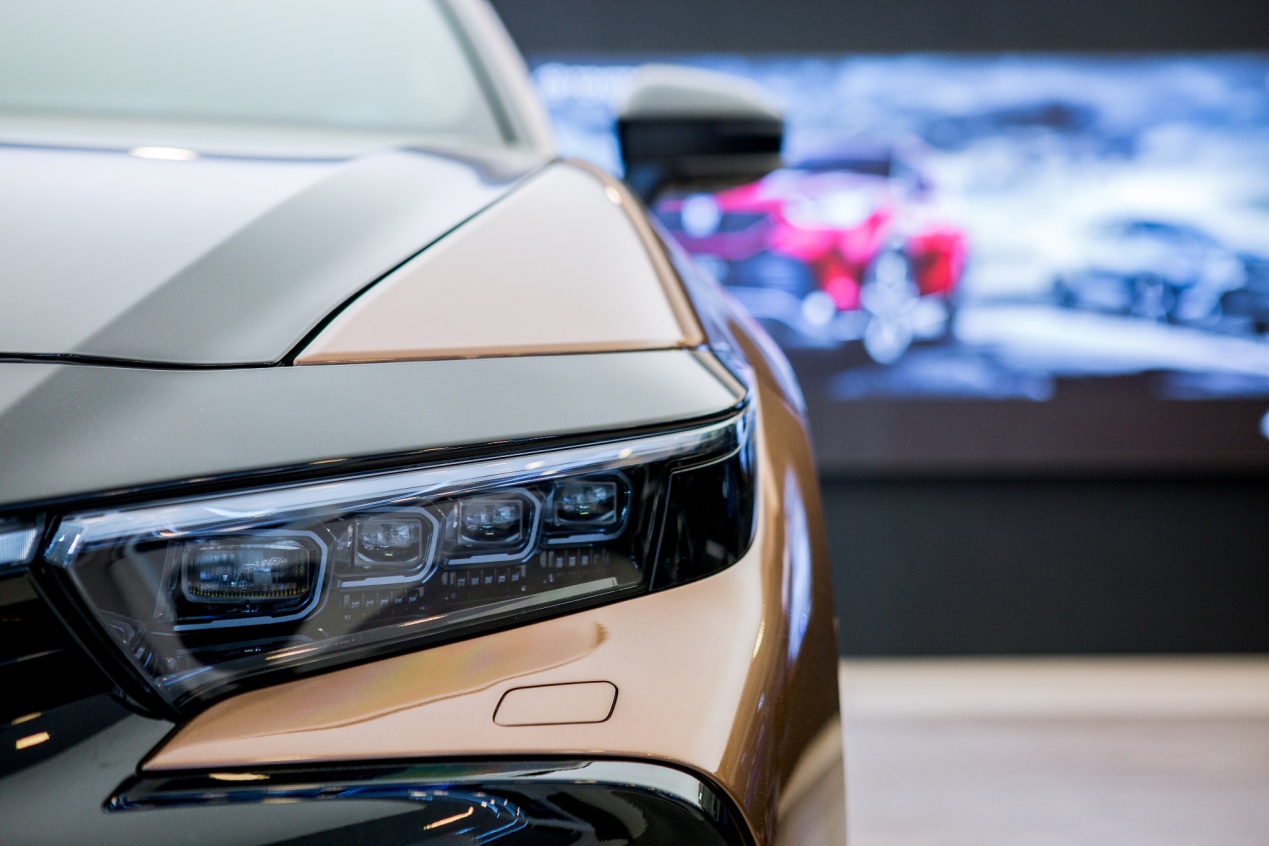 Crown SportCross showed its style and became a hot topic at the ...