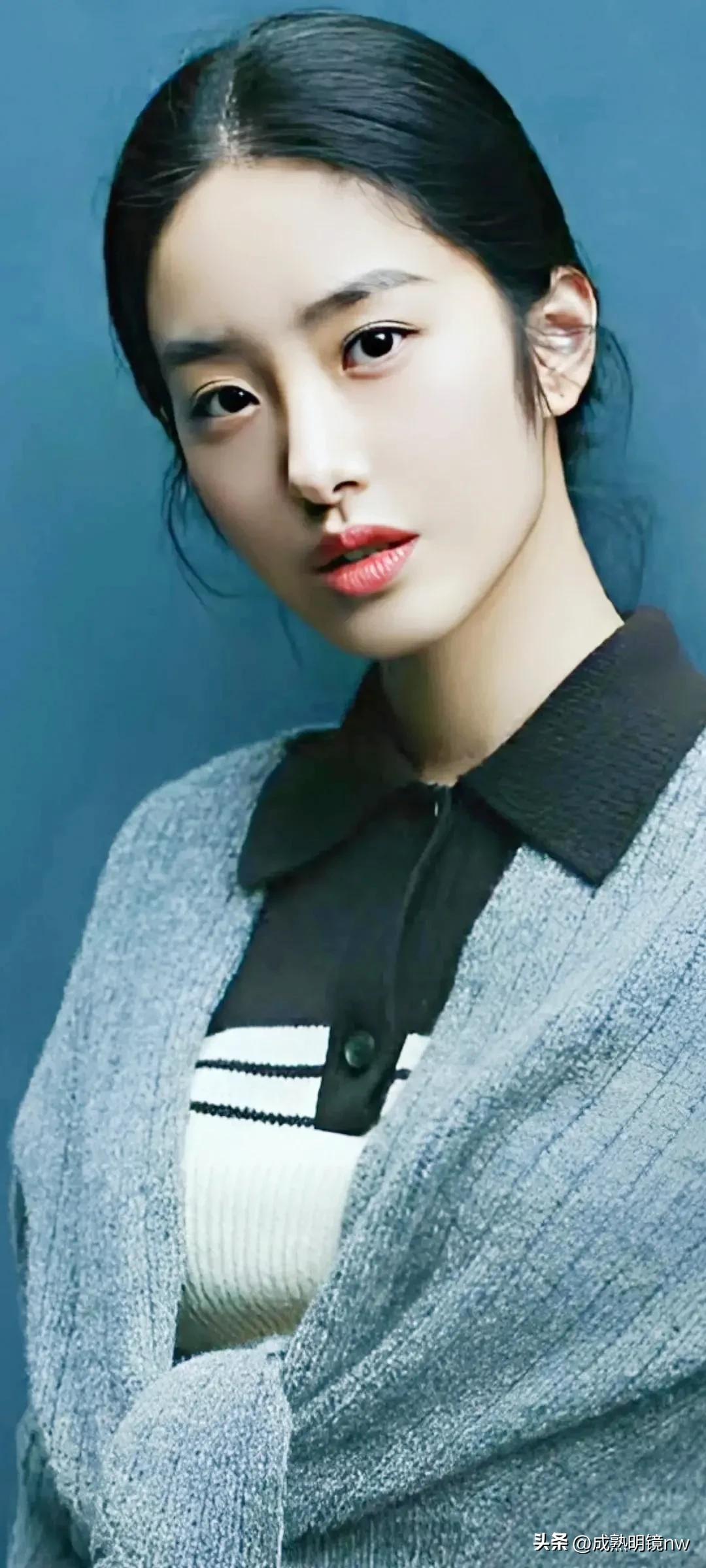 Yang Caiyu, fashionable and elegant, excellent in style, full of charm ...