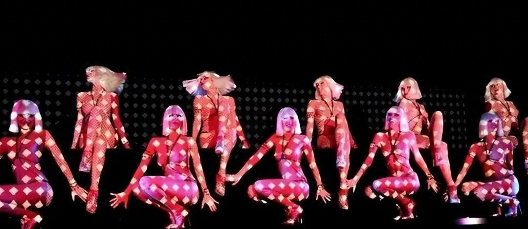 How crazy is the Crazy Horse show that Lisa participated in? - iMedia