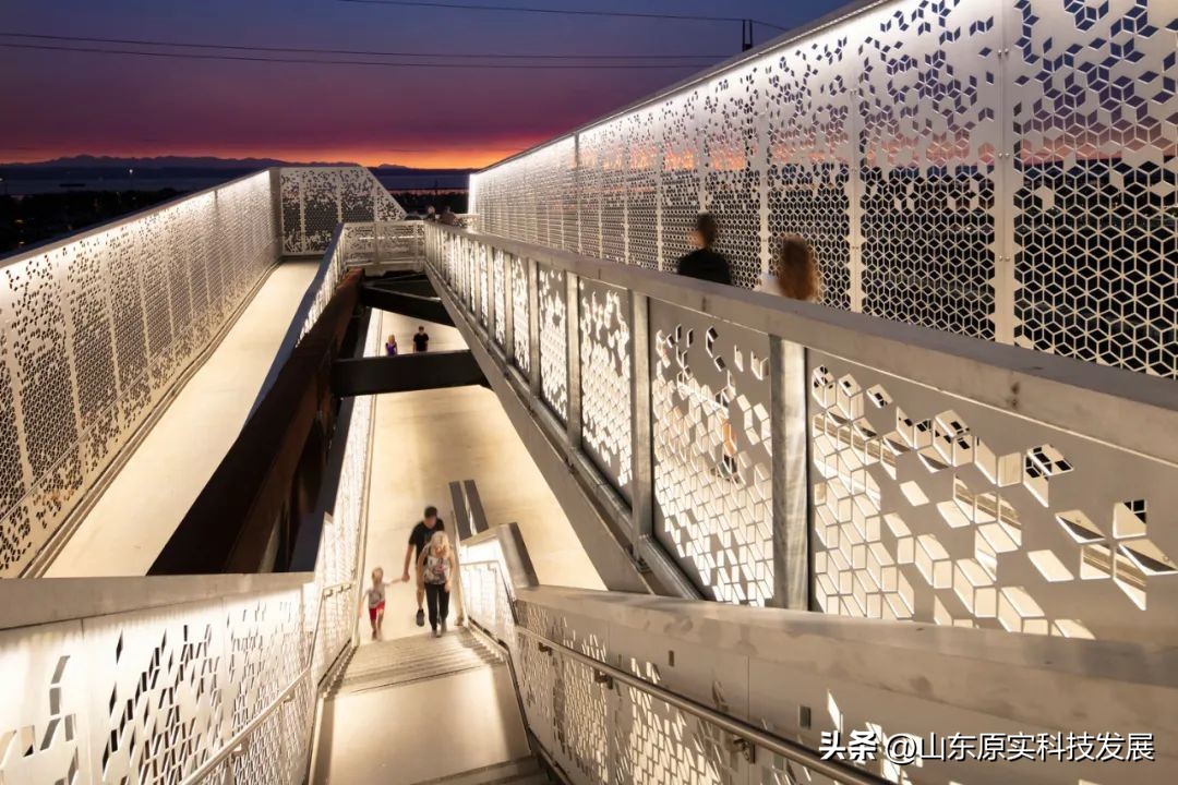 Grand Avenue Park Bridge Lighting Design Case Sharing - iNEWS