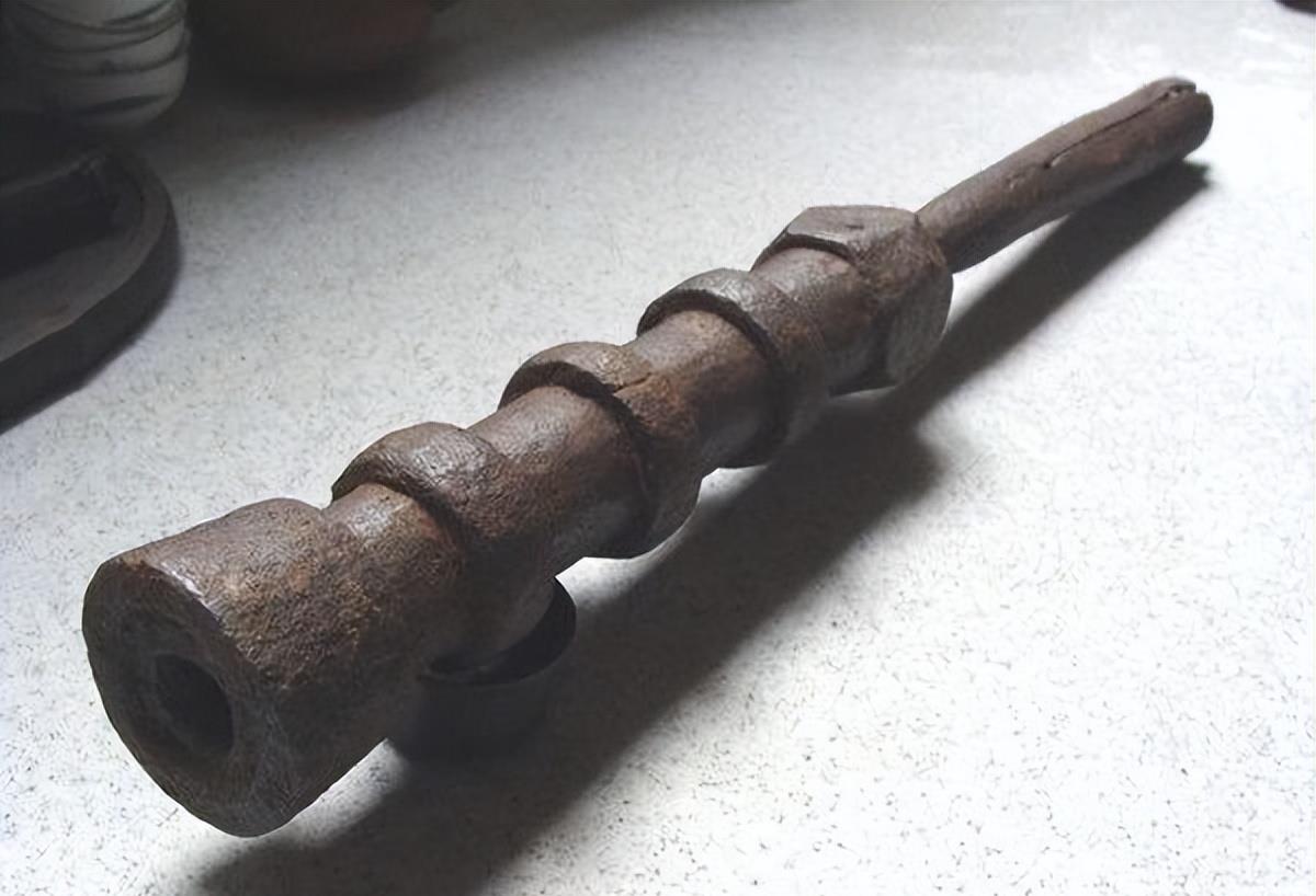 The Ming Dynasty developed and manufactured various types of firearms ...