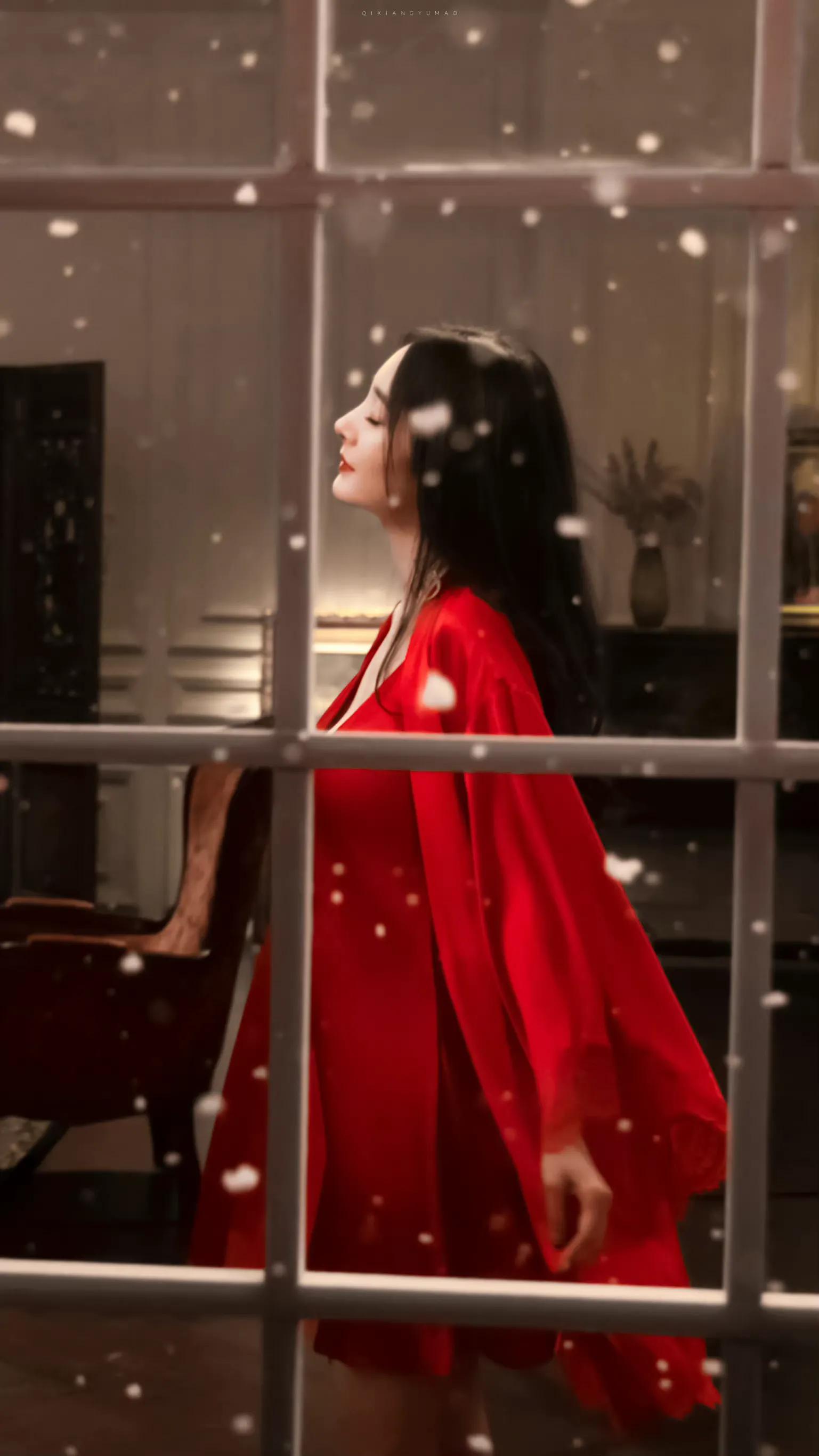 Yang Mi, red clothes - iNEWS