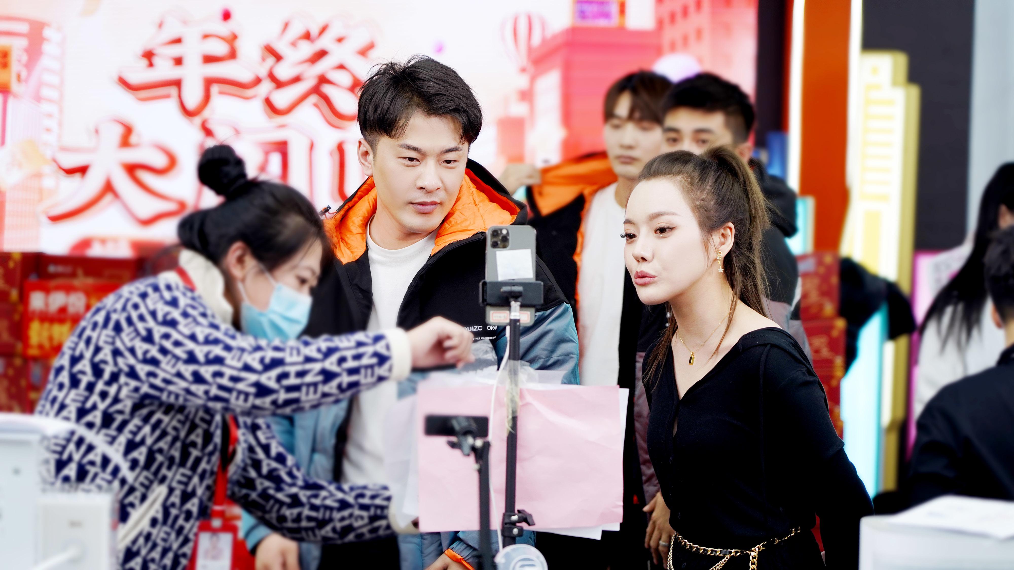 Simba founded Xinxuan Group and built the "copper wall and iron wall ...