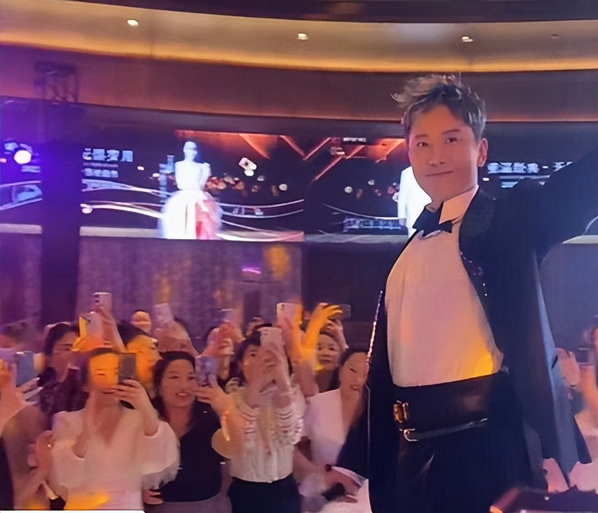 53-year-old Mao Ning appeared in commercial performances to make money ...