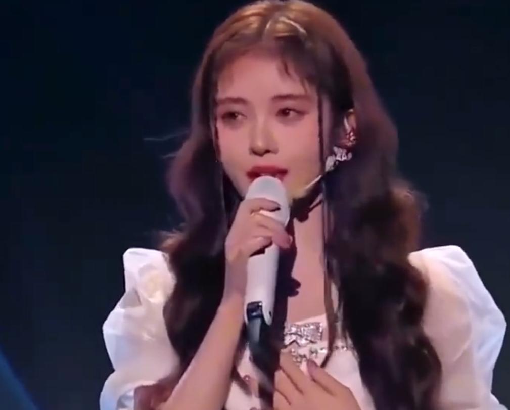 Kua Wancheng fake singing scene: Ju Jingyi, Cheng Xiao, and Yang Zi ...