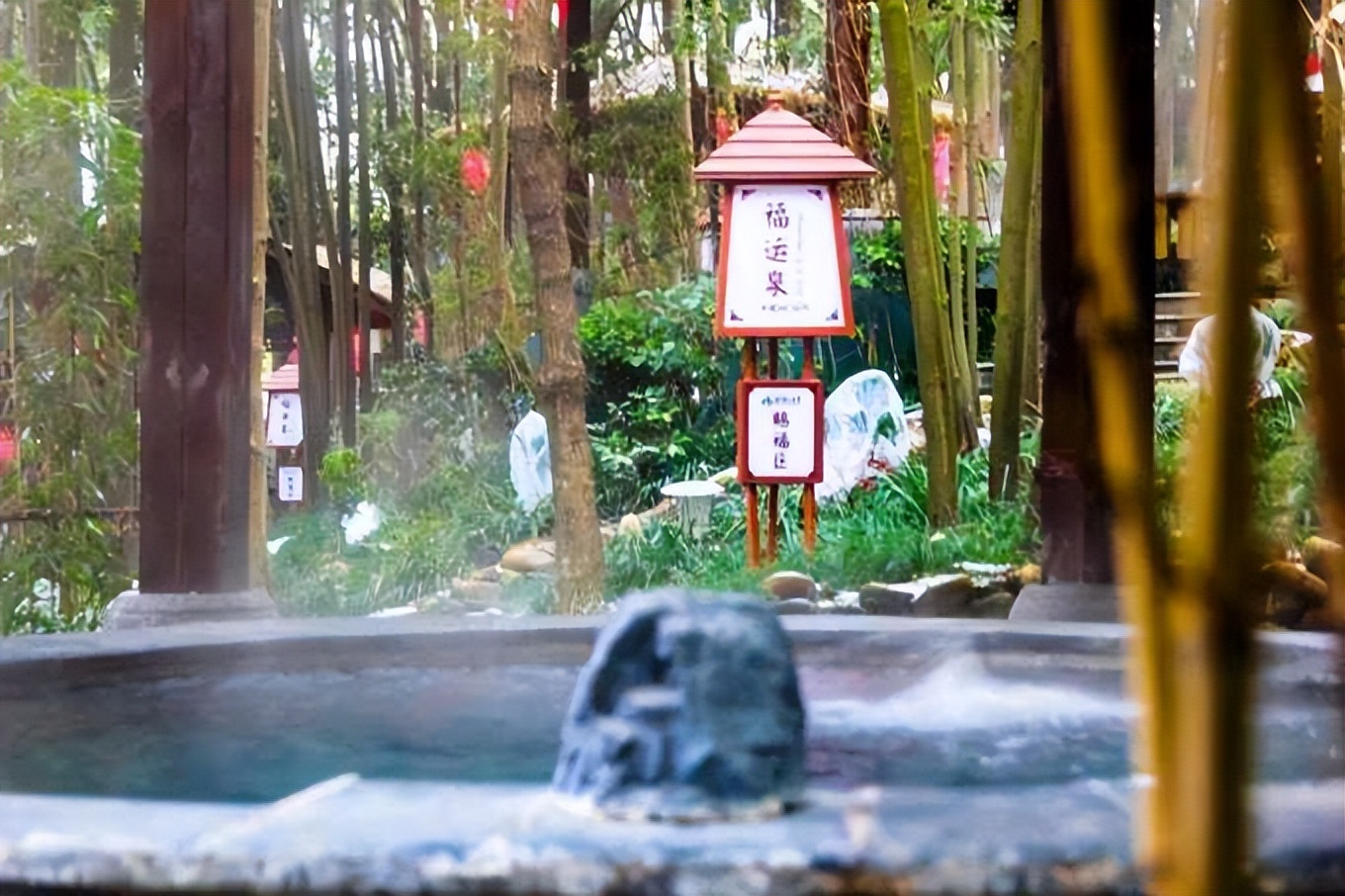 What are the unique travel experiences in Xiangxi? - iNEWS