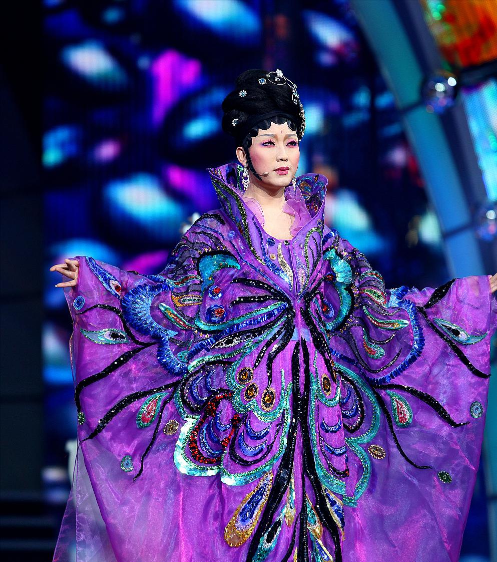 Li Yugang is a representative of a deformed culture, his success is by ...