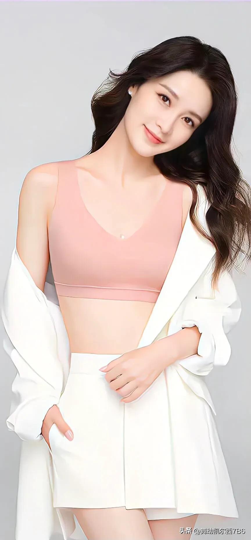 Beauty Atlas No. 281 - Li Qin - iNEWS