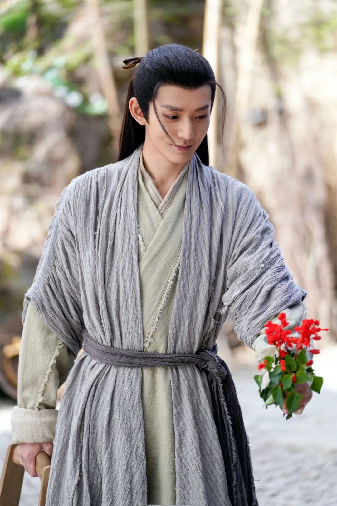 How important is it for an actor to look good? Just look at Deng Wei in ...