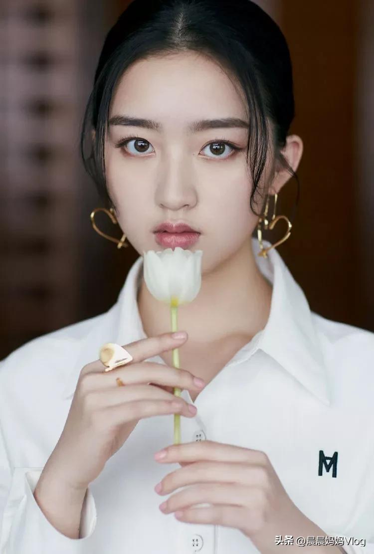 Share pictures - beautiful beauty Deng Enxi - iNEWS