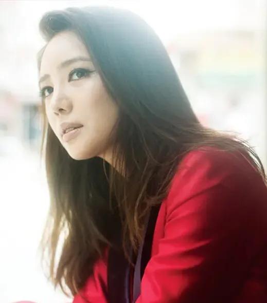 How beautiful is Lee Tae-rim, a Korean artist with tall legs and long ...