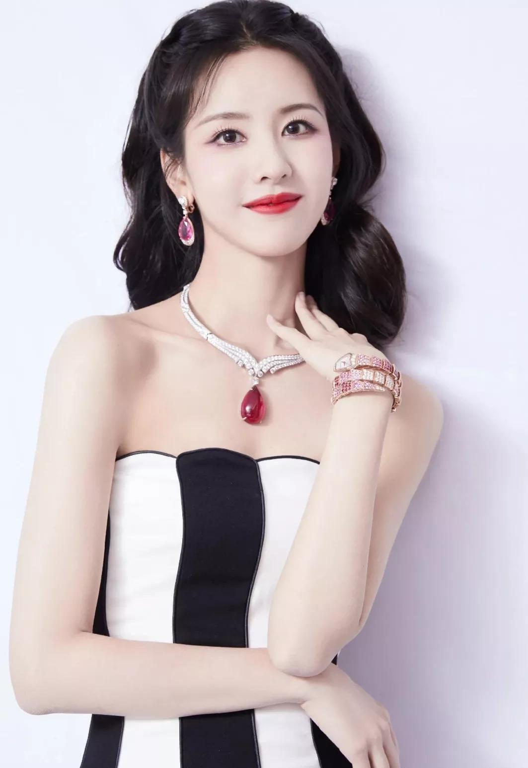 Beautiful picture of Chen Duling - iMedia