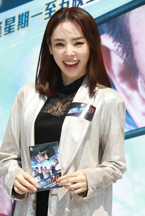 She is TVB Tongyan Huadan, sister-in-law of Zhu Yongtang, married and dating her boyfriend for 8 ...