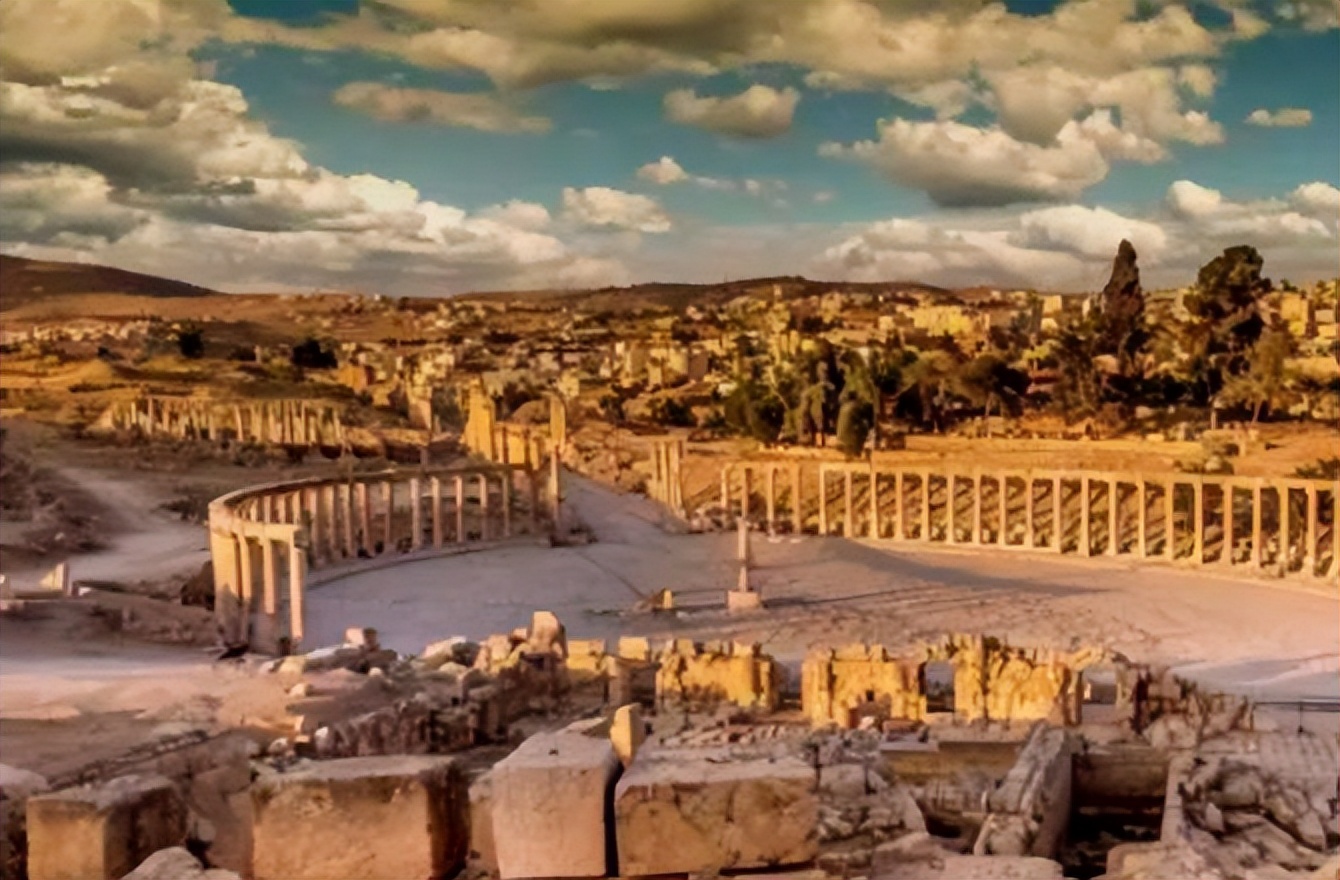 How did the Latin League unite in 338 BC against a common enemy? - iNEWS