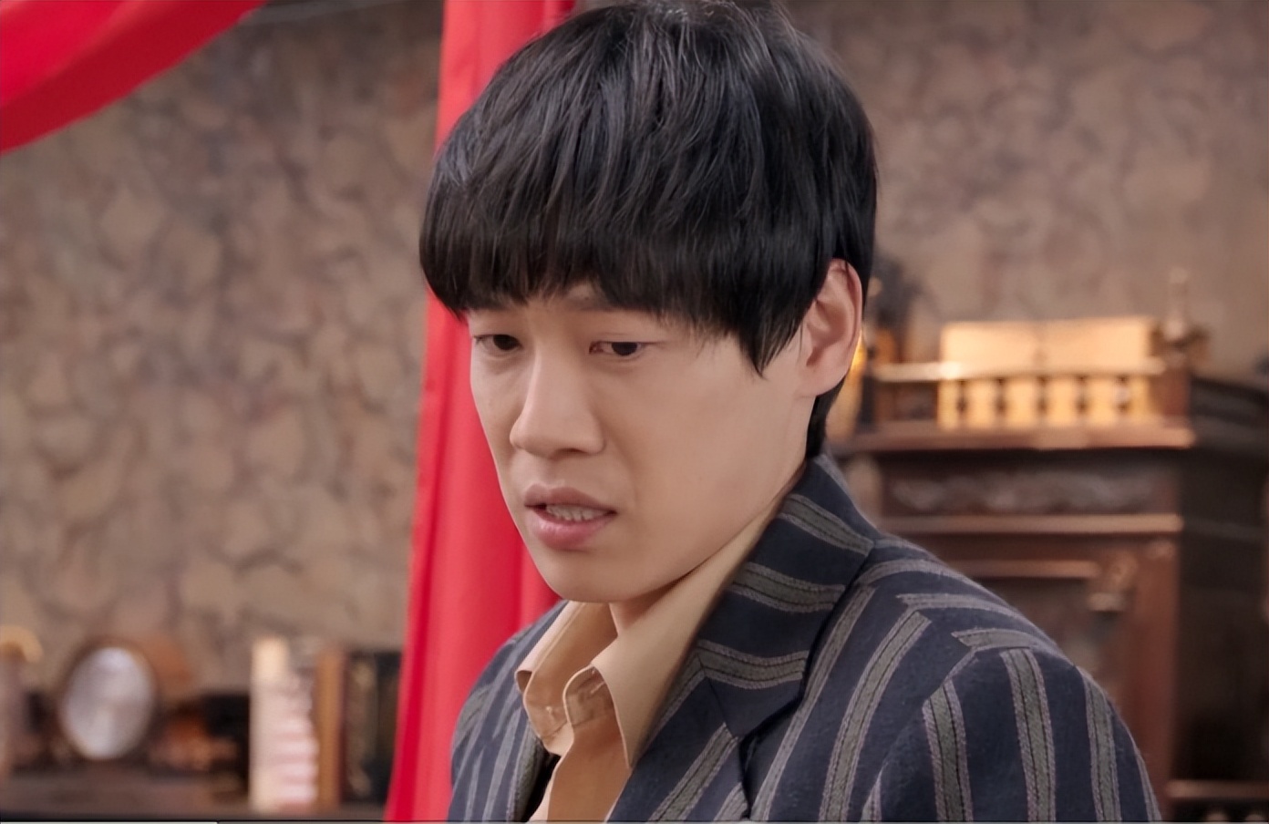 "Peng Dahai" in "Please King" has the face of Wei Daxun, and his acting ...