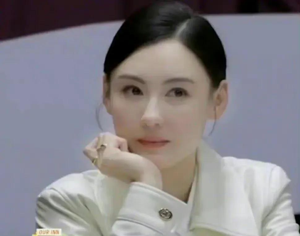 42-year-old Cecilia Cheung and 44-year-old Sha Yi are in the same frame ...