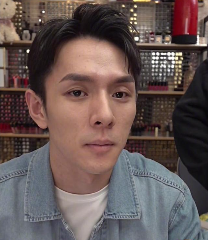 Li Jiaqi returns for 13 consecutive broadcasts!Exhausted and coughing ...