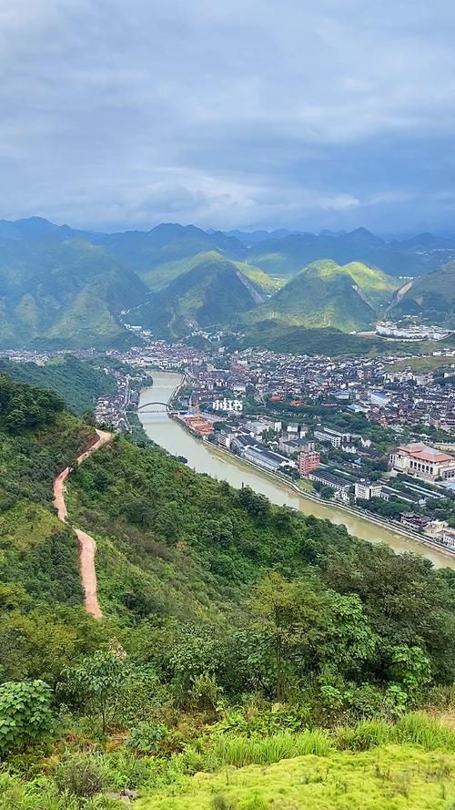 Wujiang Town is located at the junction of Jiangsu and Anhui. One town ...