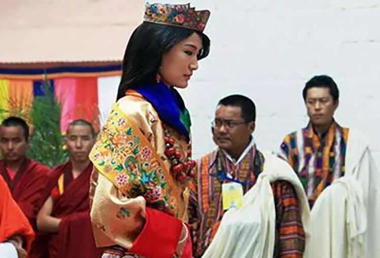 The 27-year-old Bhutanese princess is so noble! Wear a crown as an ...