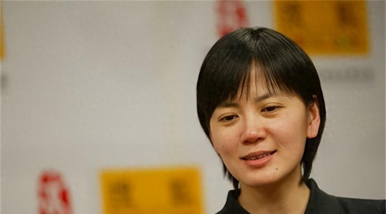 Shen Bing's recent photo, she looks very vicissitudes of life, she has ...