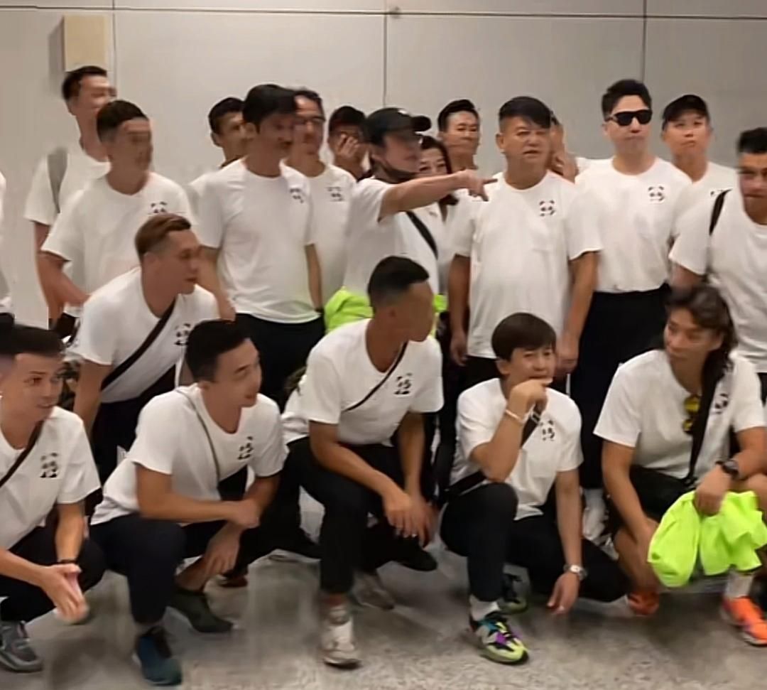 Chen Baixiang and his wife participated in the ball game! Teammates ...