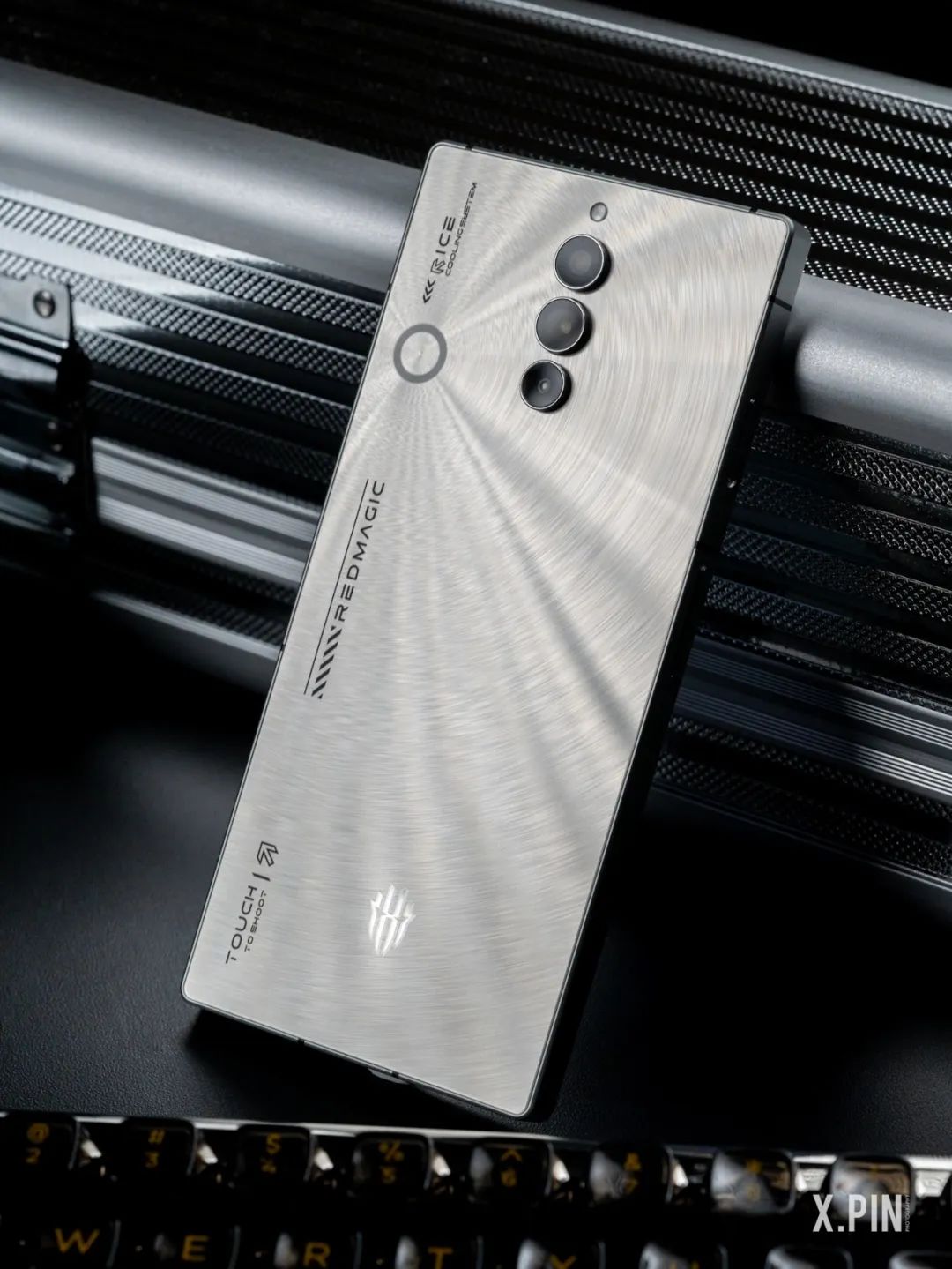 The new mobile phone released by the Red Devils is basically equivalent ...