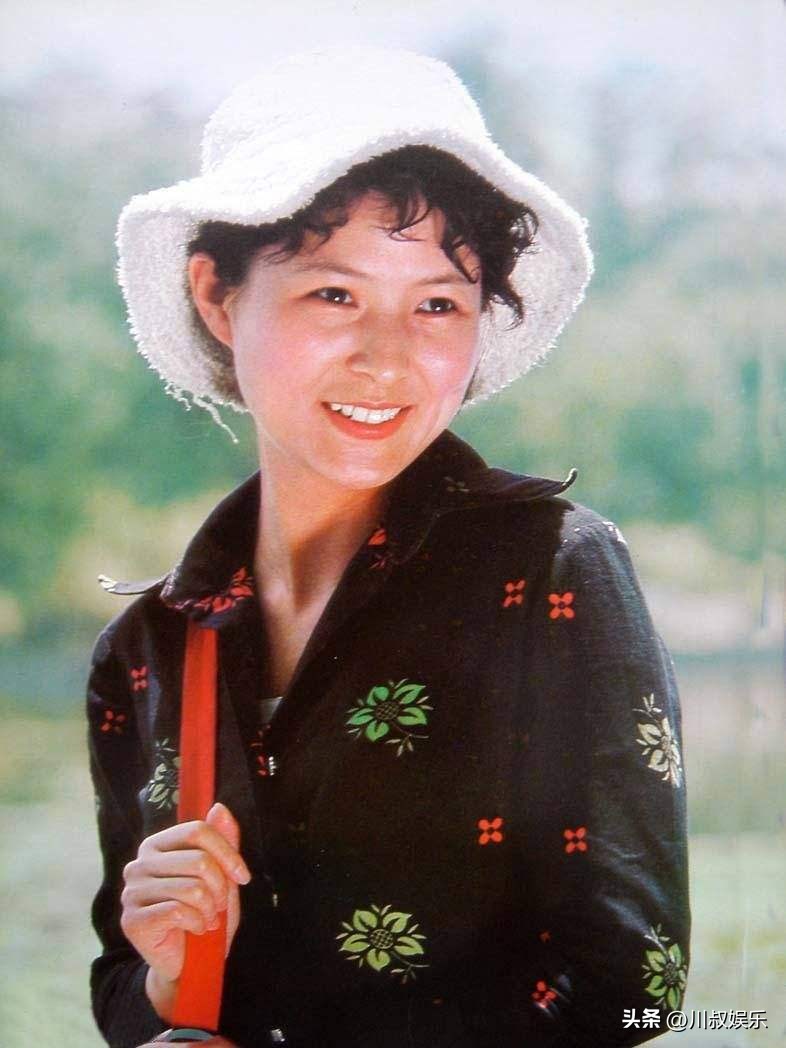 Li Ling in "Believe That Day" is more restrained and elegant than Zhao ...