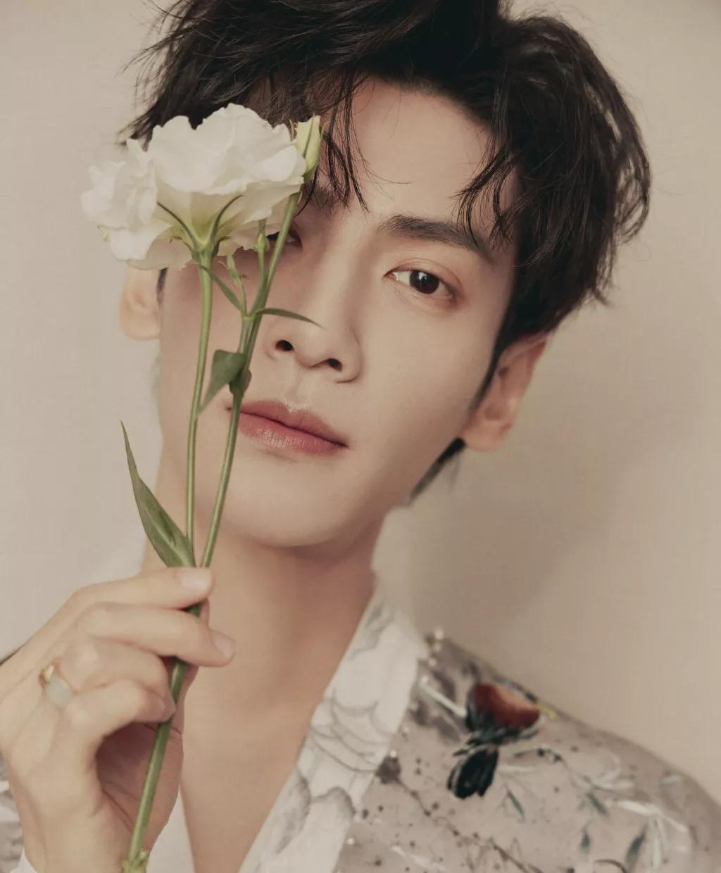 Luo Yunxi's pay?Yang Mi refuses to speculate on sisterhood with Chen ...