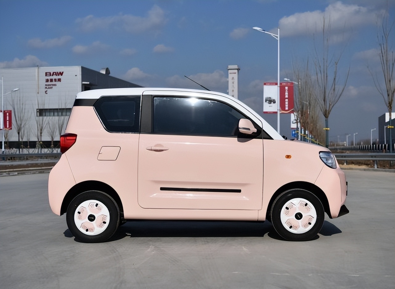 Another "cute" mini car, 4-seater layout + 10.25-inch dual screen ...