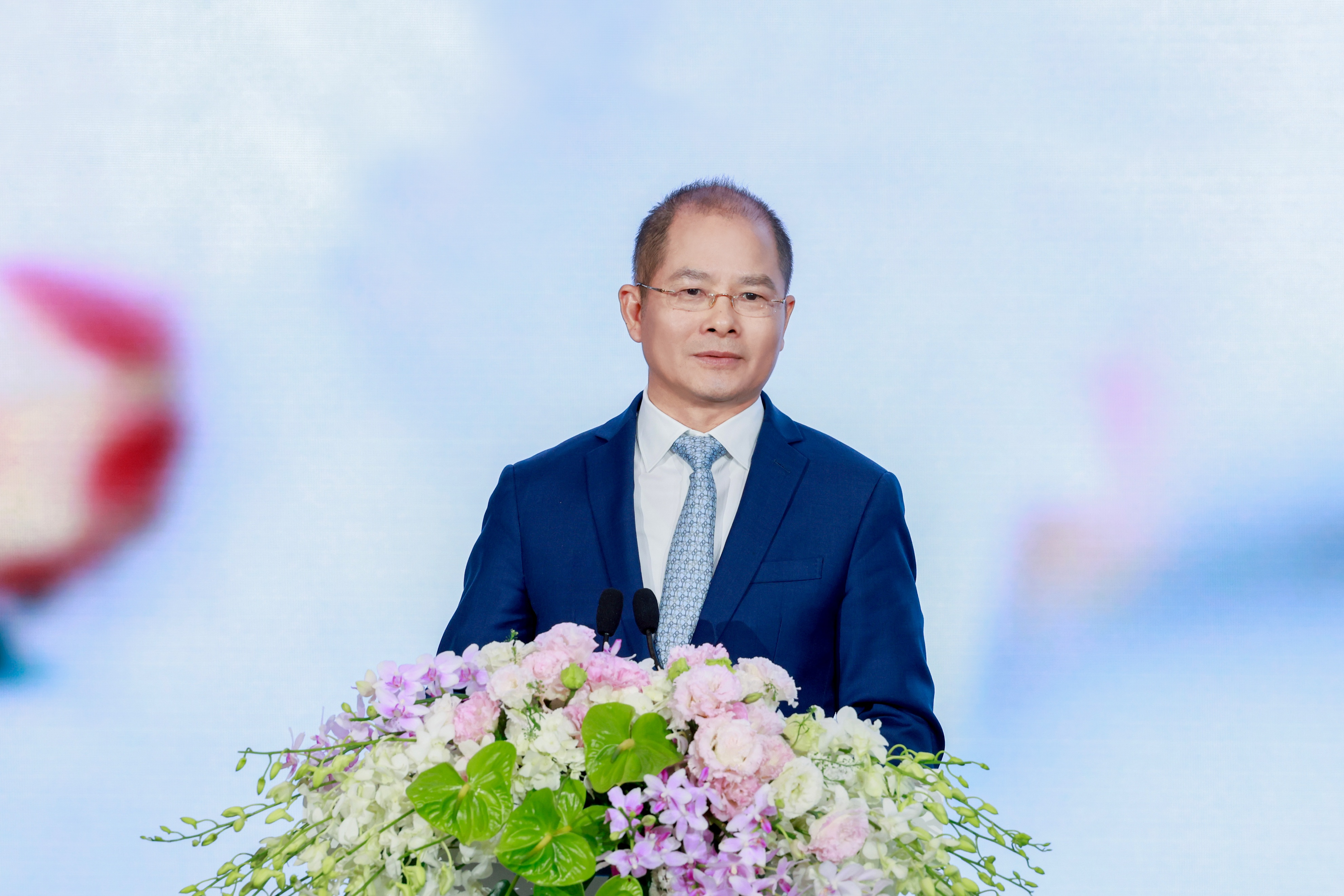 Huawei Xu Zhijun: In the storm, we continue to run - iMedia