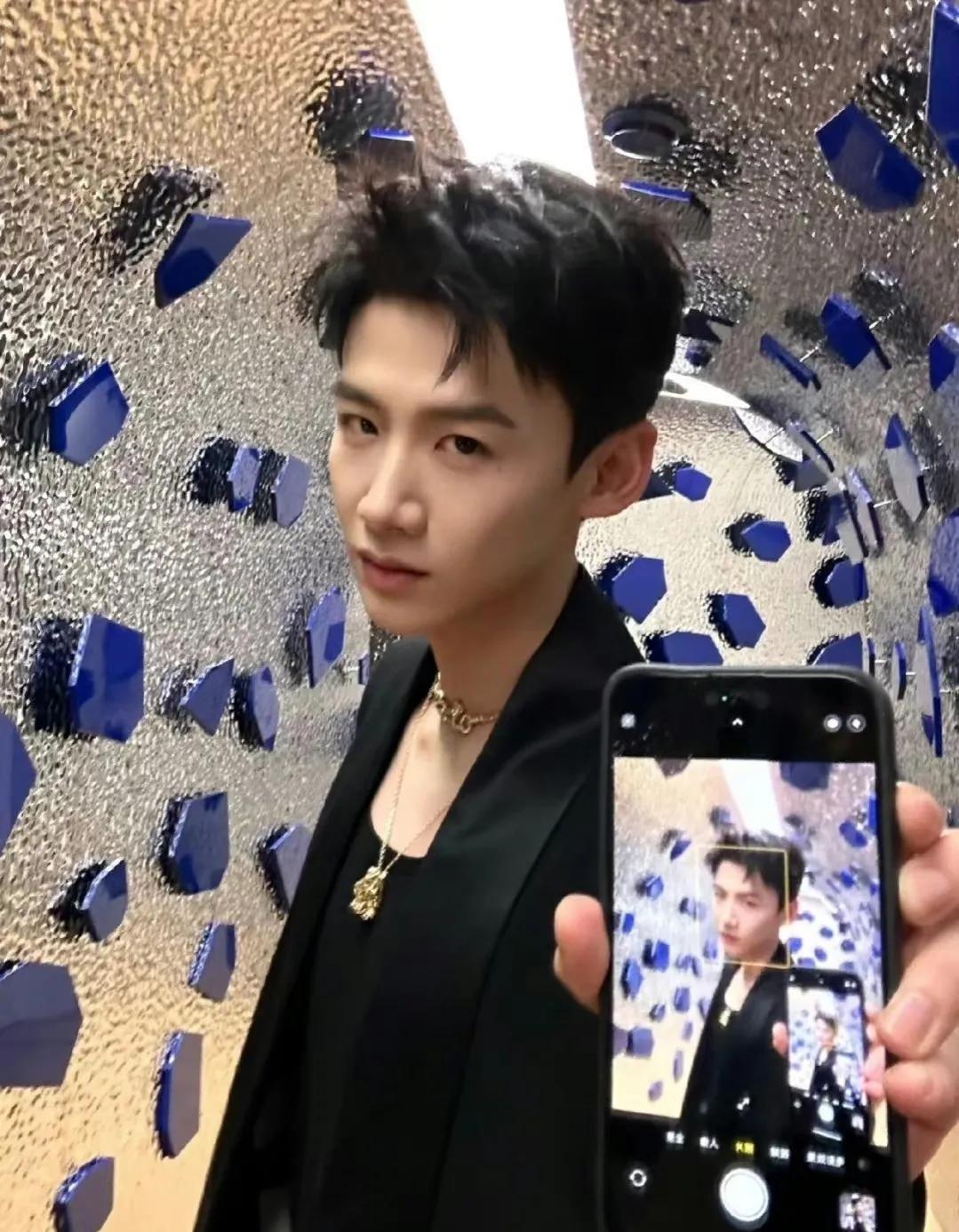 Li Xian VS Bai Jingting Cartier event picture, the unique superstar ...