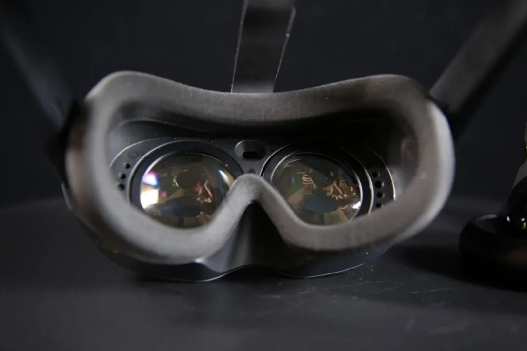 "Review" YVR 2: Pancake's ultra-short-throw optics bring VR to a new ...