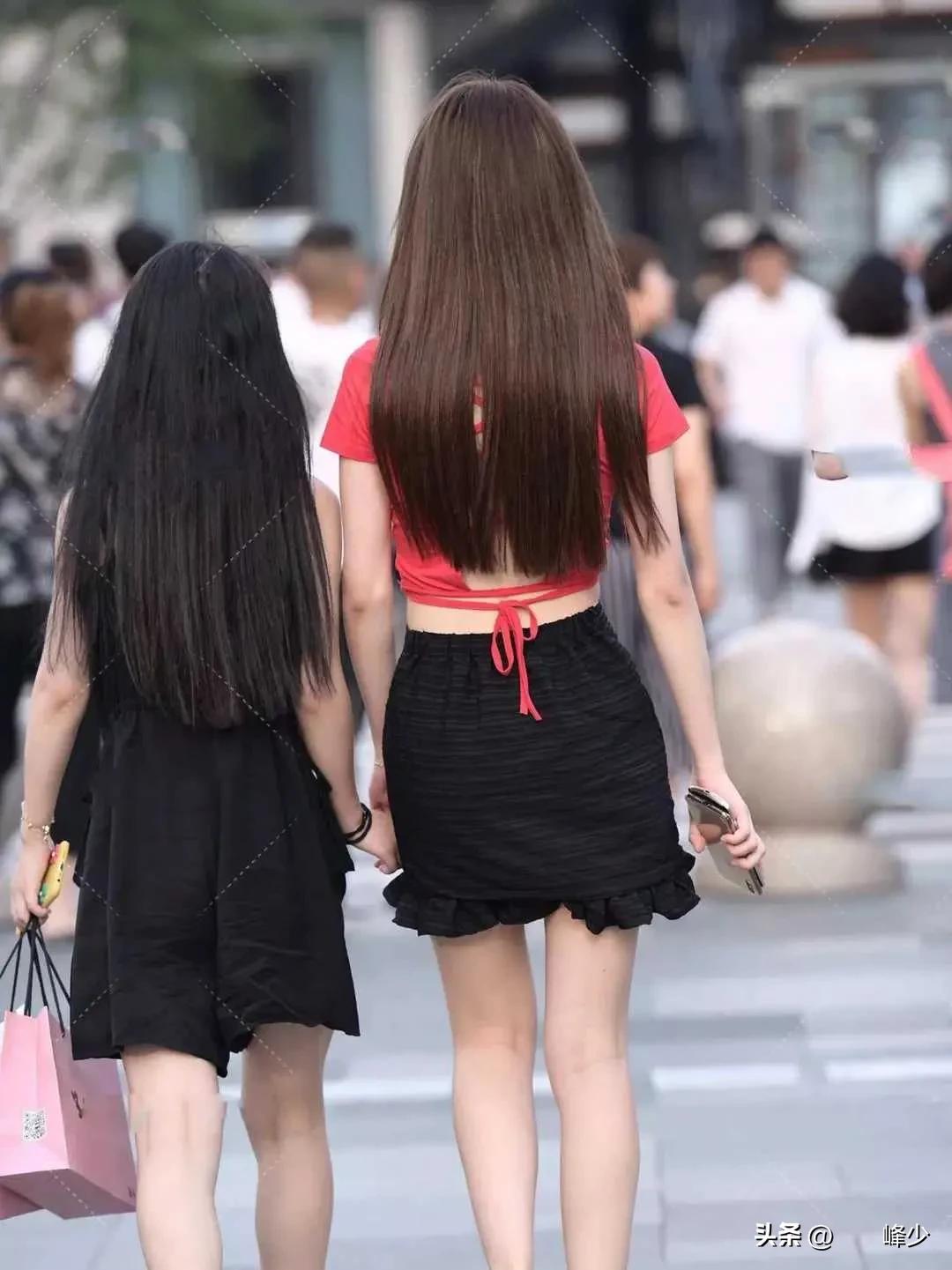 A short red top with a black skirt looks thinner, taller and more ...