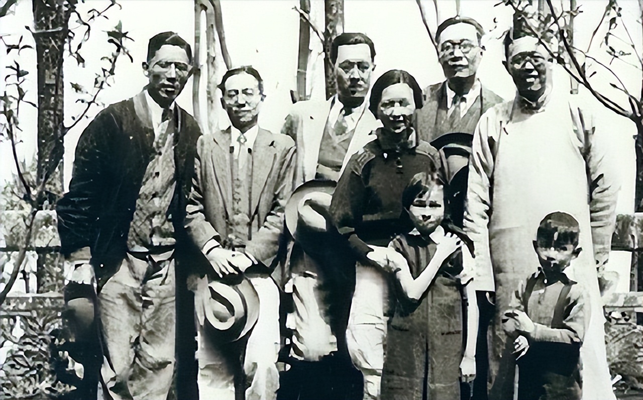 Before Mao Zedong was alive, he told Tang Wensheng and Wang Hairong ...