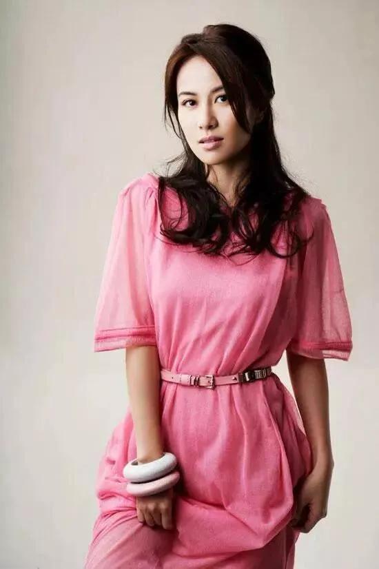 Sexy and charming Michelle Ye - iNEWS