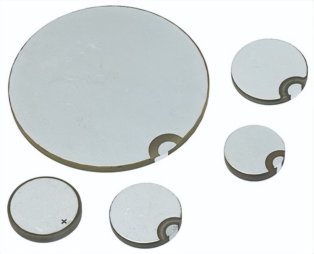 How the elastic disc vibrates in response to an external force when ...