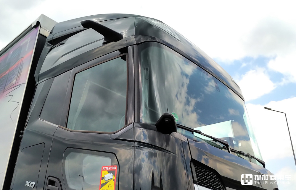 High comfort, full configuration! Also with co-pilot OK window? Real ...