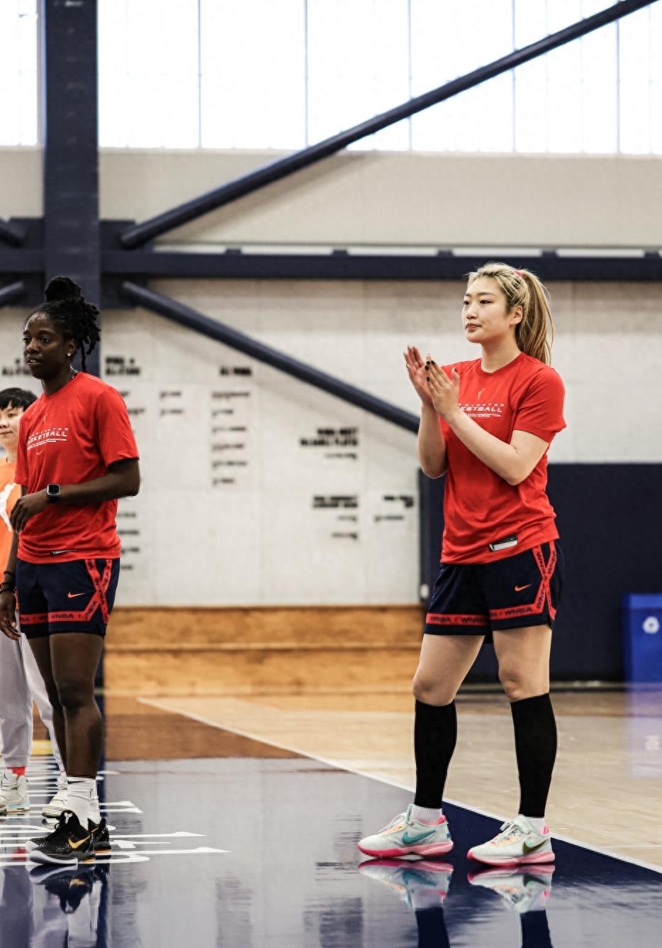 Li Meng's 19-point blast set off the WNBA arena, and the game was about ...