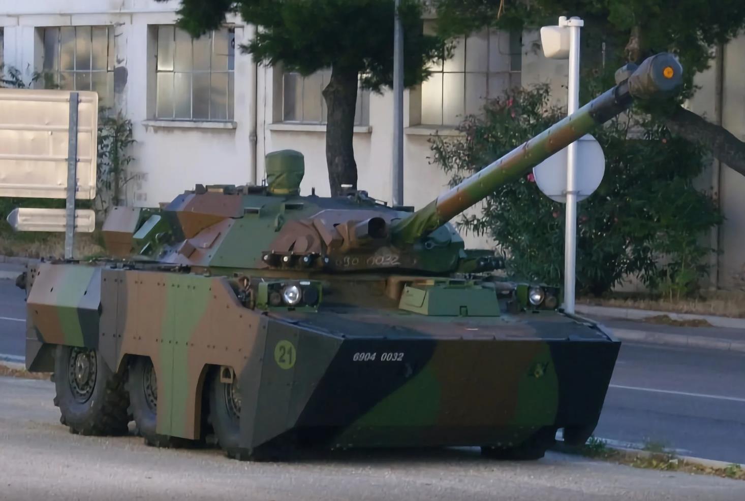 AMX-10RCR wheeled armored vehicle, a sharp weapon for the Ukrainian ...