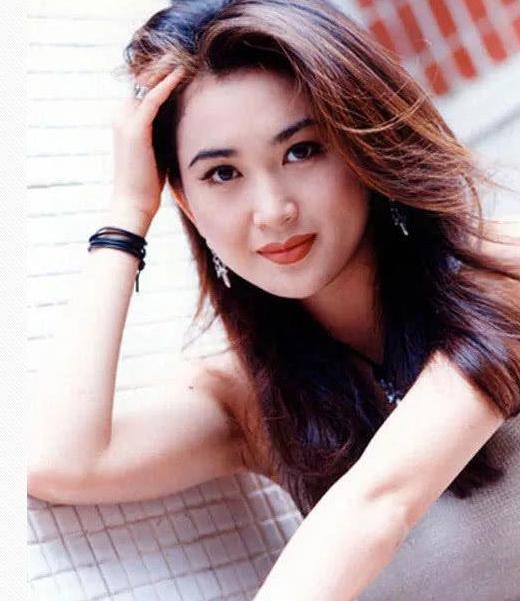 "Fox spirit" Wen Bixia's ups and downs life and wealthy marriage - iNEWS