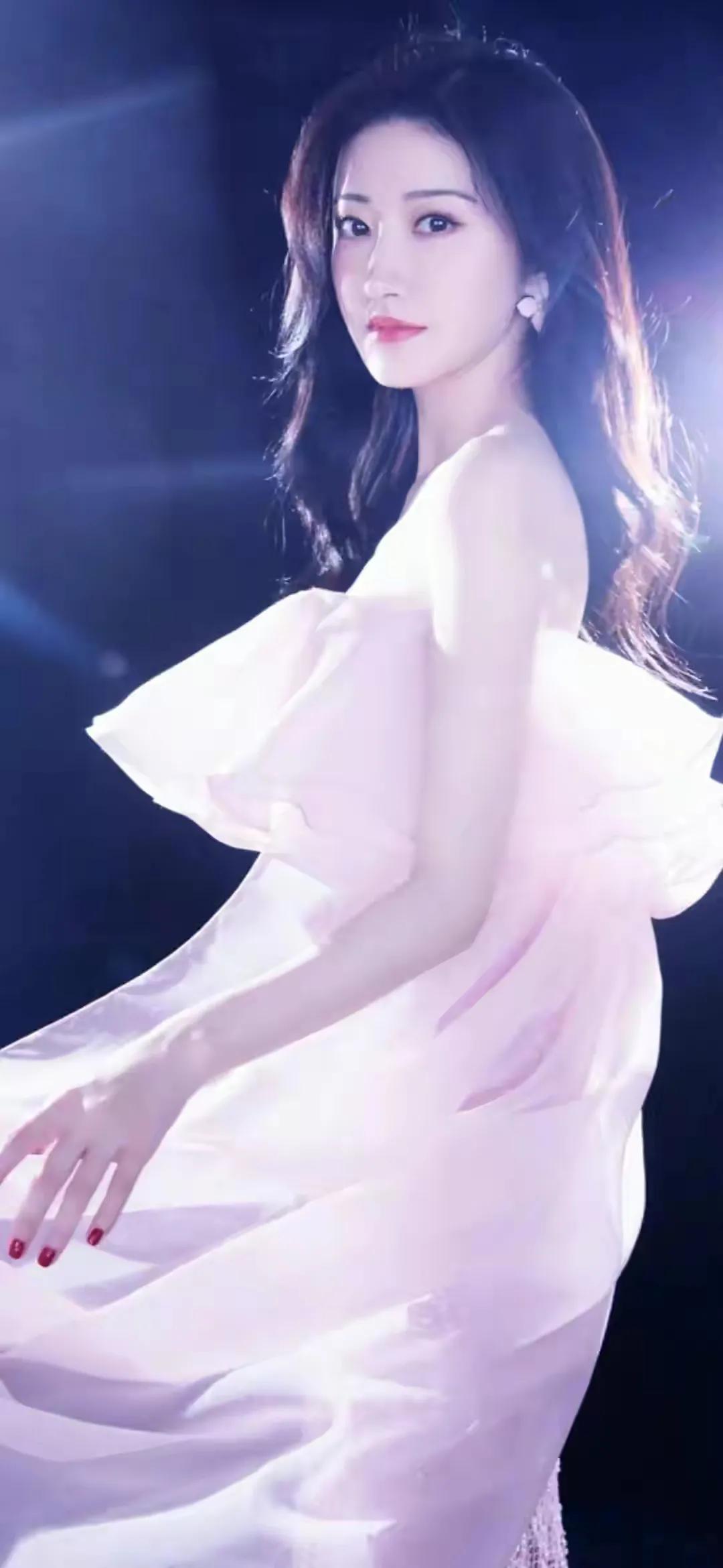 Sweet Goddess/Wallpaper - iNEWS