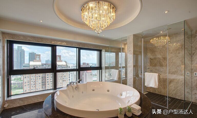 348 square meters, two elevators, one family, three bedrooms and three ...