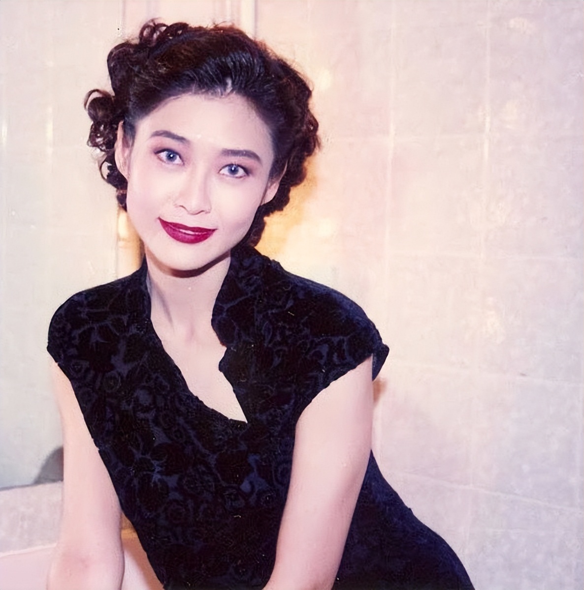 The rich daughter "became famous" and hid her marriage at the peak of ...