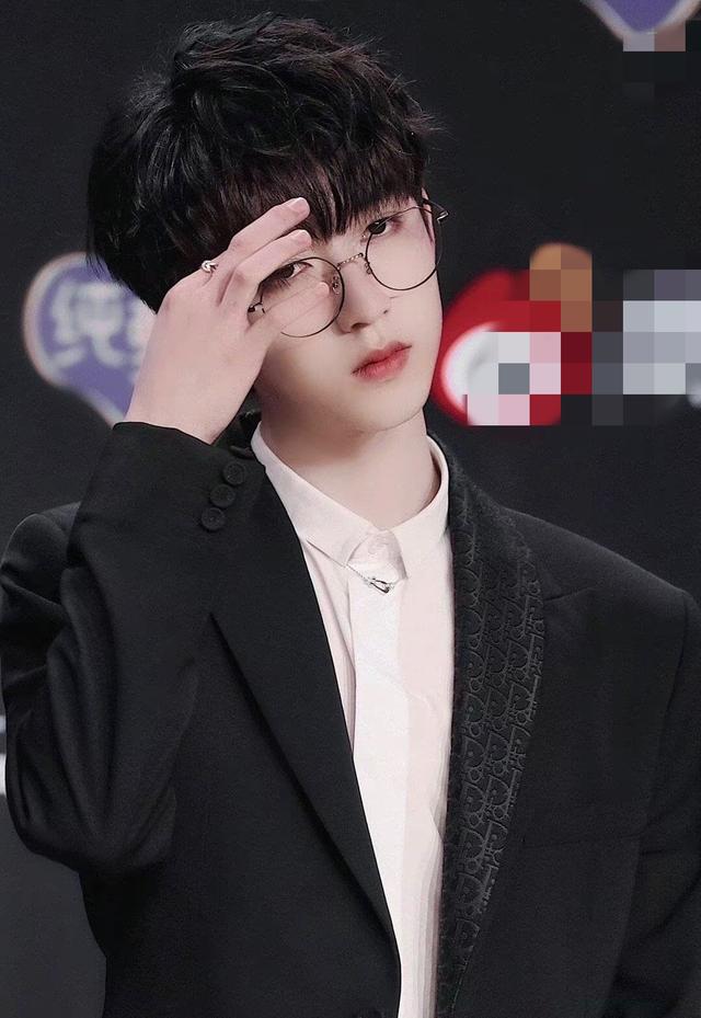 Does He Junlin also have troubles with changing seasons?Self ...