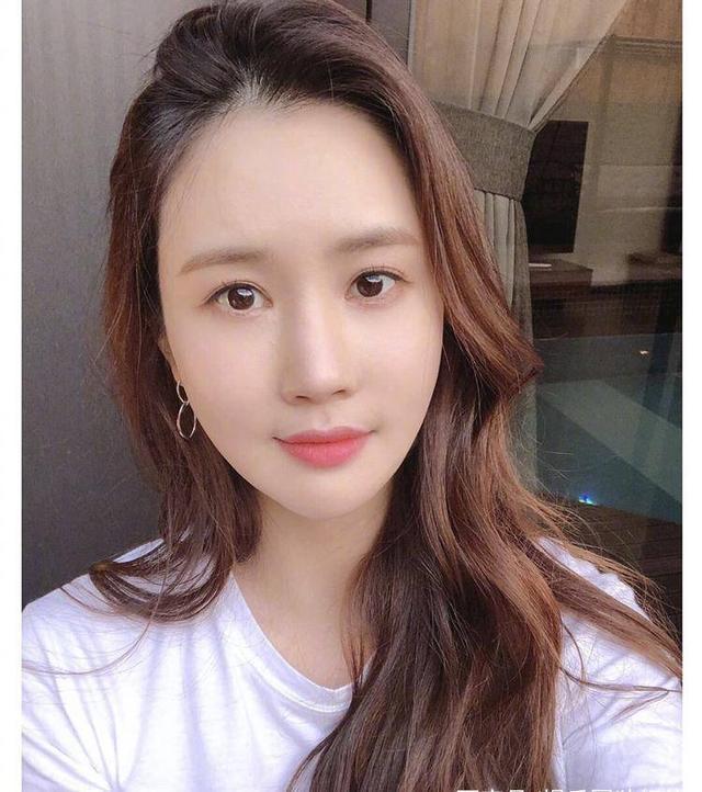 It took 10 years of plastic surgery to get a net red face? "Face ...