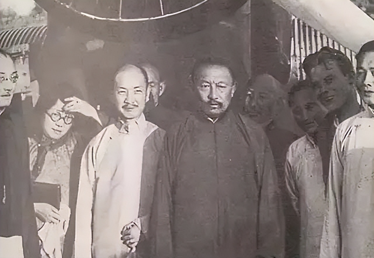 Jiang Weiguo came to Dai Jitao to verify his life experience. Dai ...