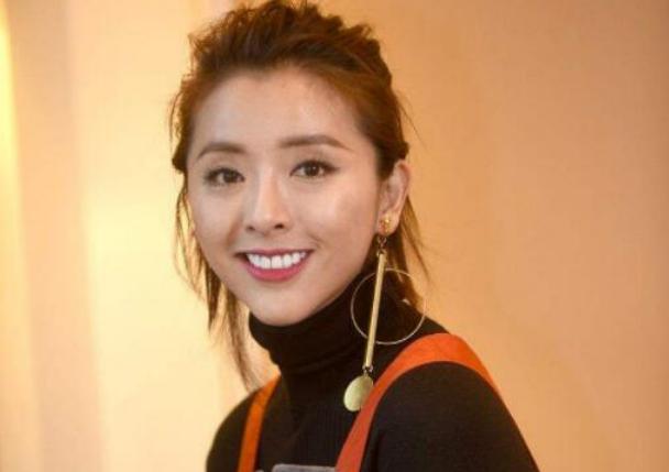 Yin Tao and Huang Xiaolei go to Lei Jiayin restaurant and never pay ...